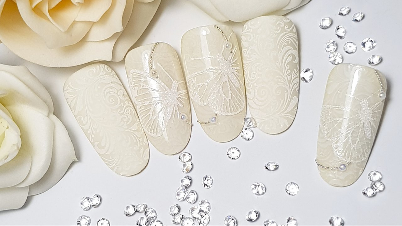 Snow-white nail art for wedding manicure - Online course - Nailstamping